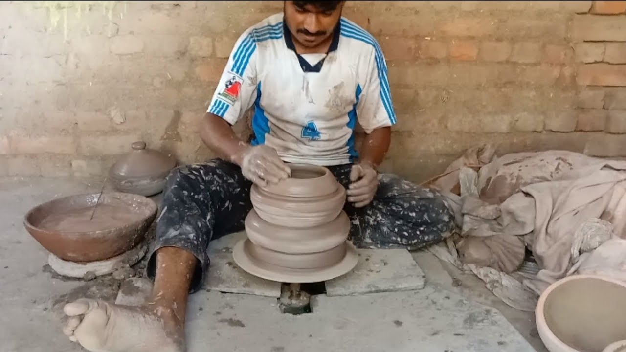 Making clay Pots by Hand || Ancient Method of Clay Pottery || Safdar ...