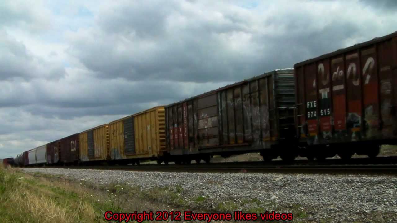 UP 8527 sd70ace leading the M-DANL at Mesquite, Tx. 03/17/2012 © - YouTube