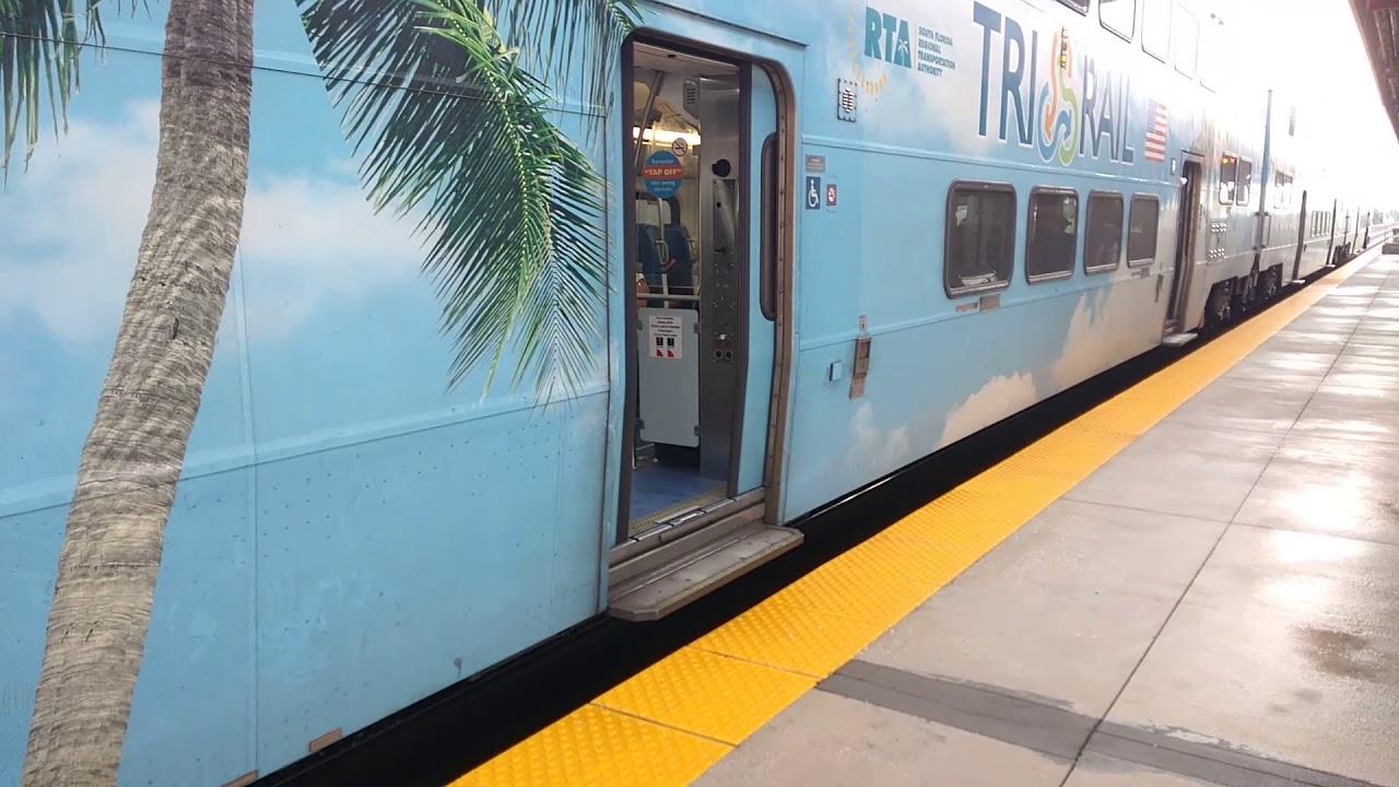 Tri-Rail BL36PH 822 - YouTube