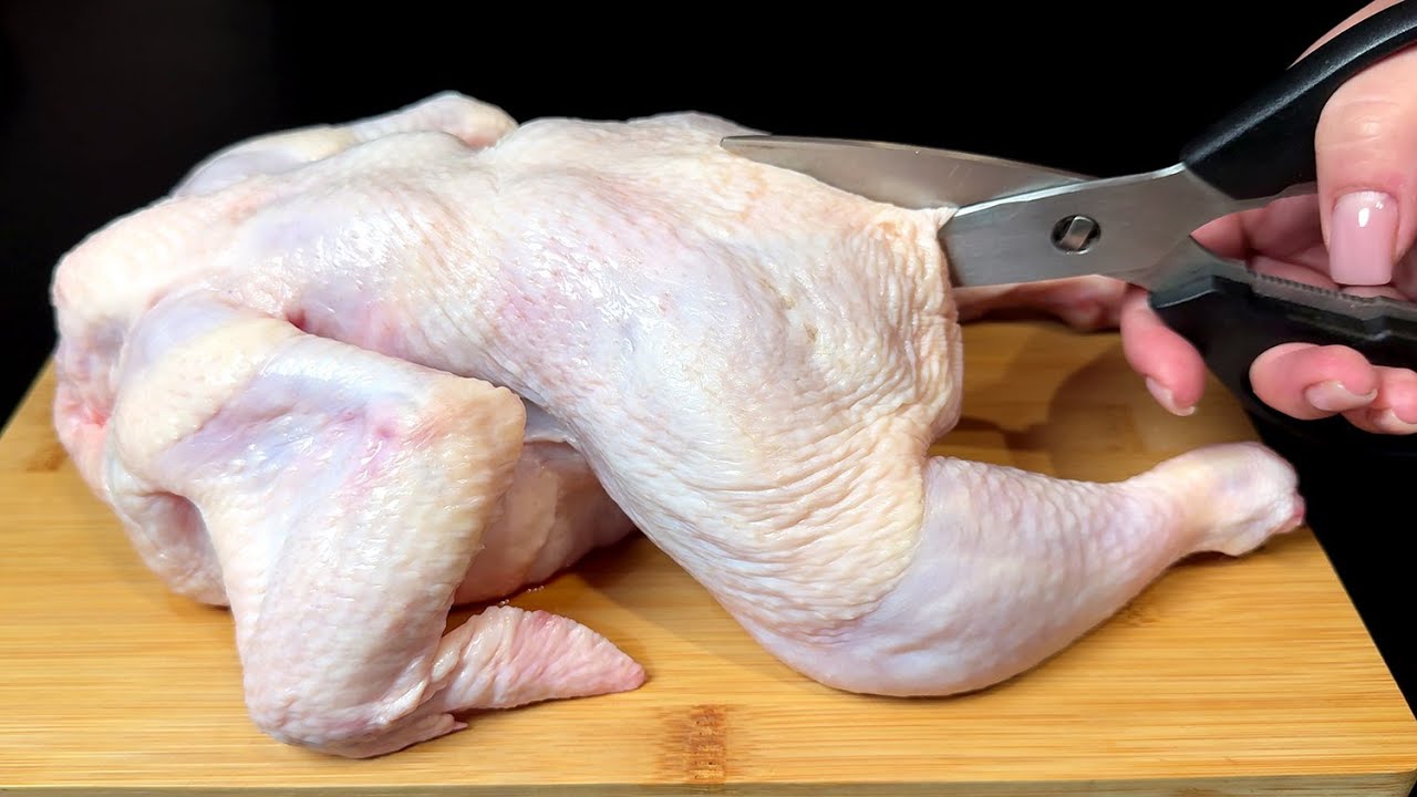 Cut out the chicken spine - the result will amaze everyone! The secret ...