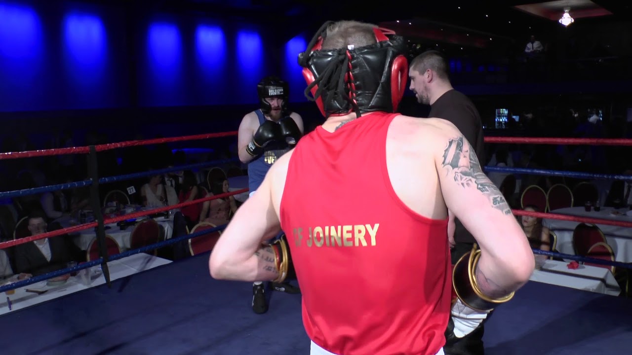 Box Clever Events - Garyy Harding (red) vs. Anthony Kassim (blue ...