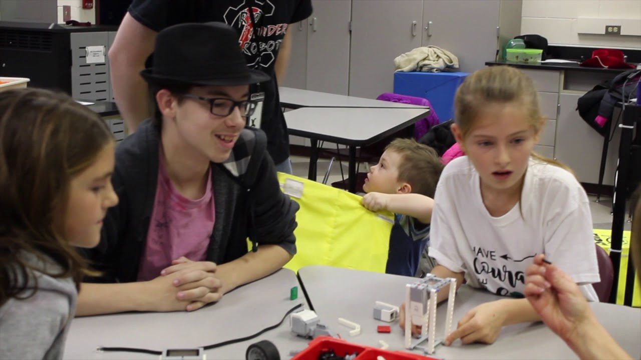 Robotics Girl Scouts Event - YouTube