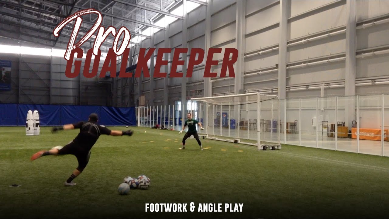 Professional Goalkeeper Training | Footwork & Angle Play - YouTube