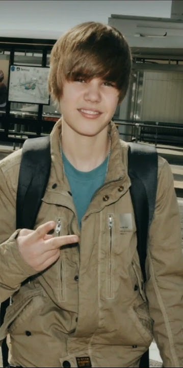 Justin Beiber Love Me ♥️♥️ Youtube
