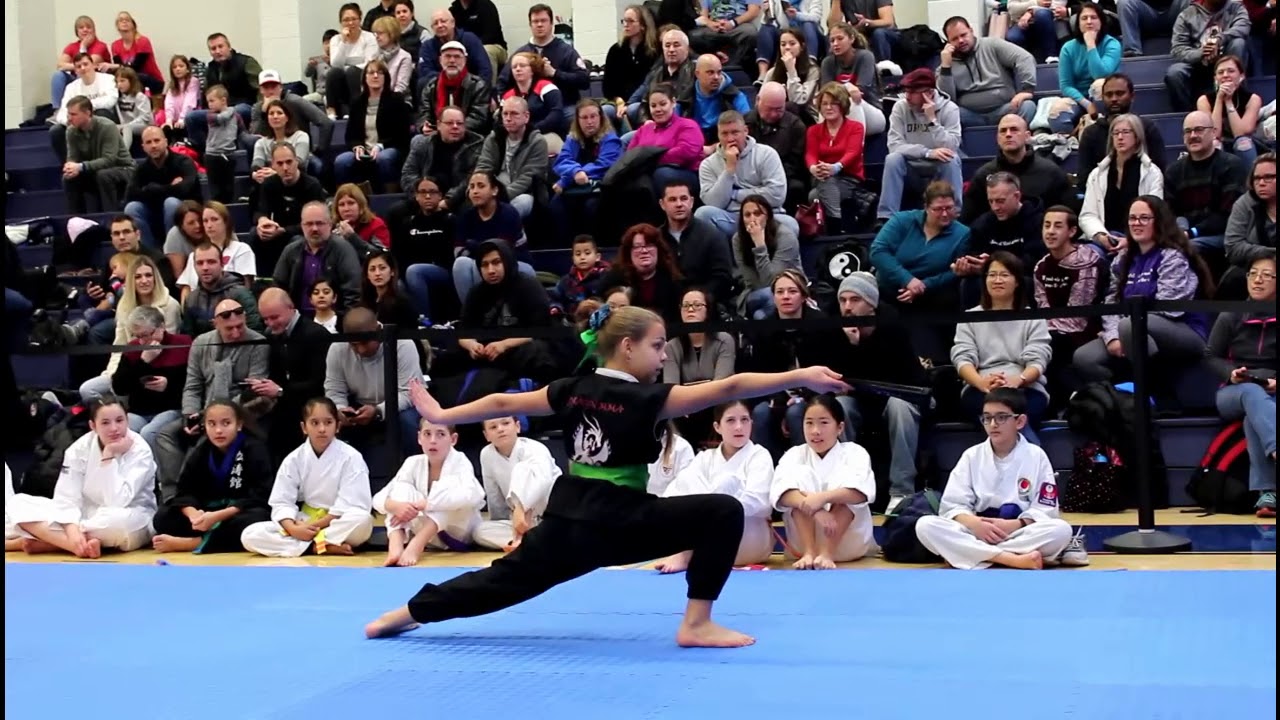 Kung fu fan form : Liliana Wolfe 2019 - YouTube