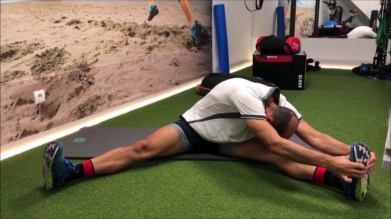 ESTIRAMIENTO ISQUIOTIBIALES SENTADO - YouTube