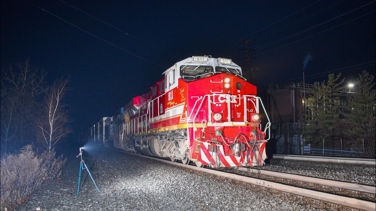 CSXT Spirit of First Responders ES44AH 911 Leads M404 Through CP ...
