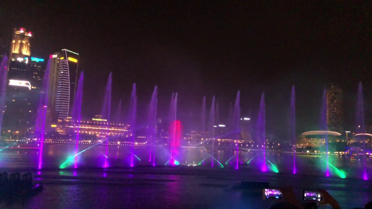 Spectra - A Light and Water Show || MARINA BAY SANDS || SINGAPORE - YouTube