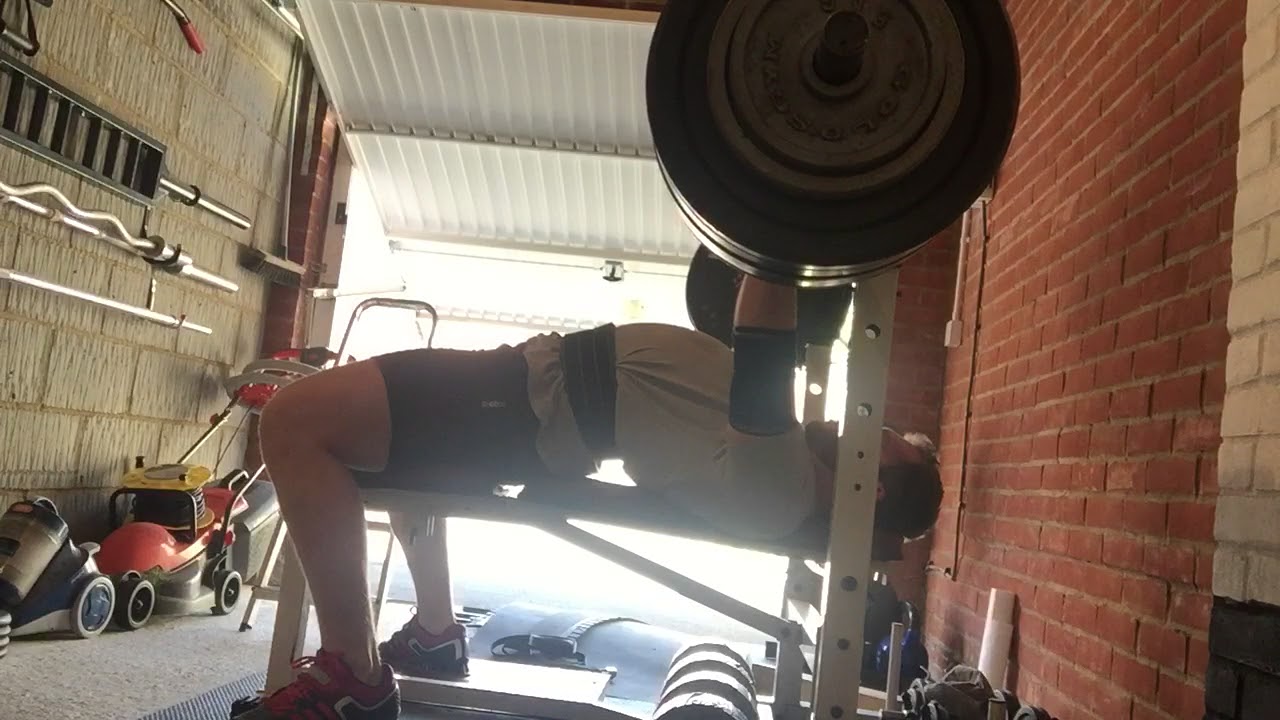 185kg Slingshot Bench Press - YouTube