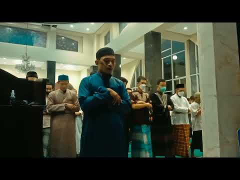 MENGGETARKANHATI!!! Imam Masjid dengan Lagam Ustadz Abu Usamah