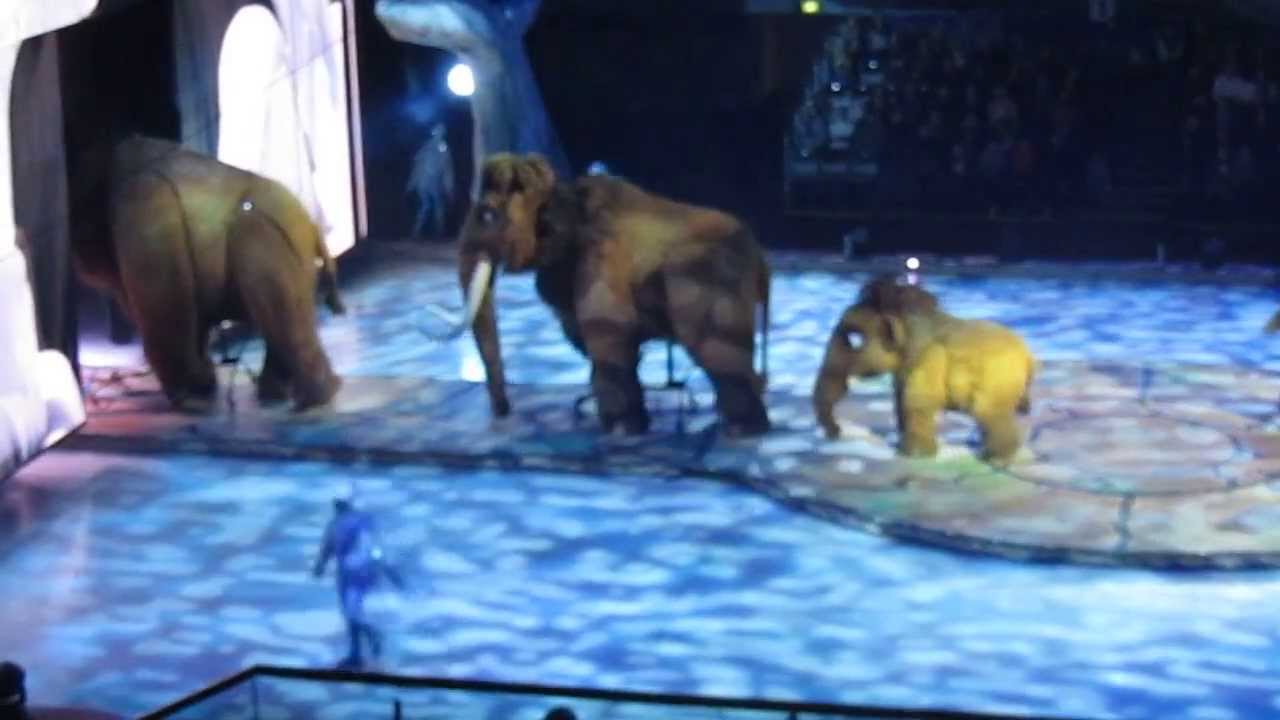 Holiday on Ice 2012 - Ice Age - LIVE in Bremen - 04 - YouTube