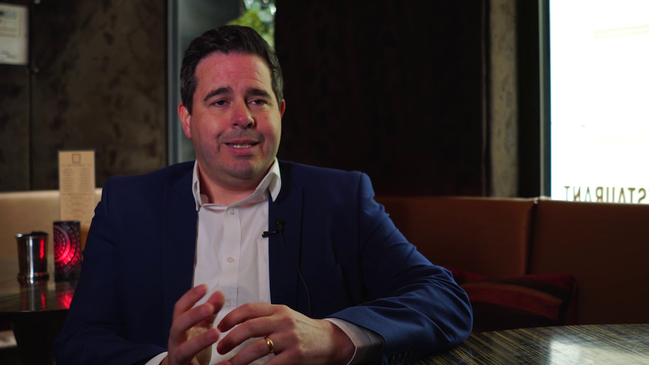 Colin Stewart - Air Europa - YouTube