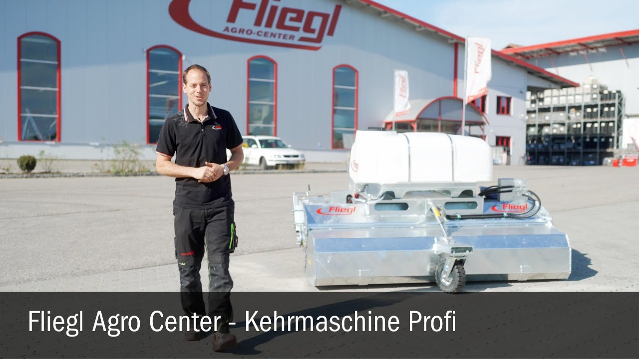 Fliegl Kehrmaschine Profi | Fliegl Agro Center - YouTube