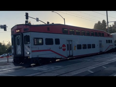 Short Caltrain Video in Mountain View - YouTube
