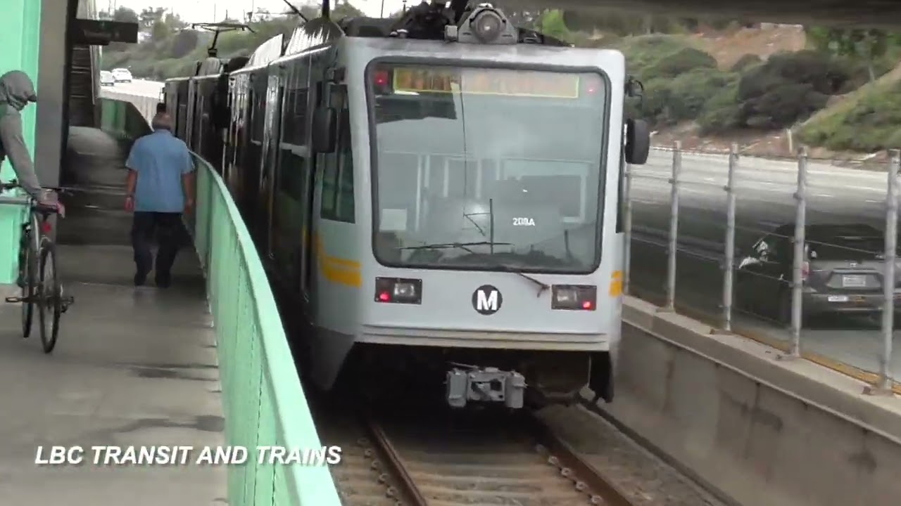 LACMTA Siemens P2000 leaving Hawthorne/Lennox - YouTube