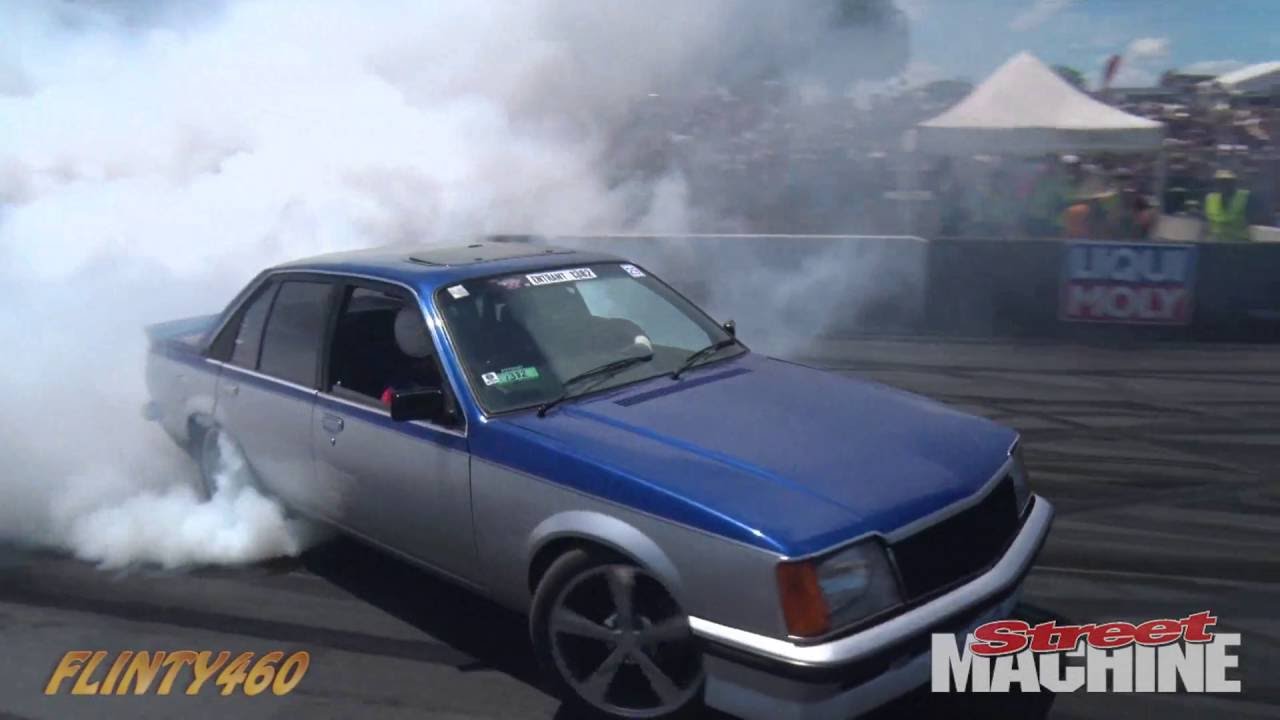 VB Commodore at Summernats 29 - YouTube