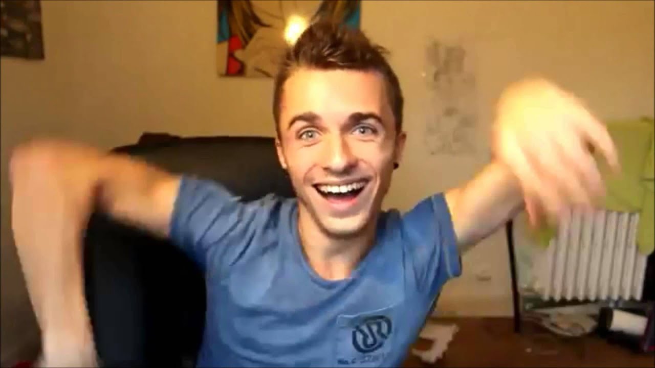 @Squeezie - Chacarron Macarron WTF - YouTube