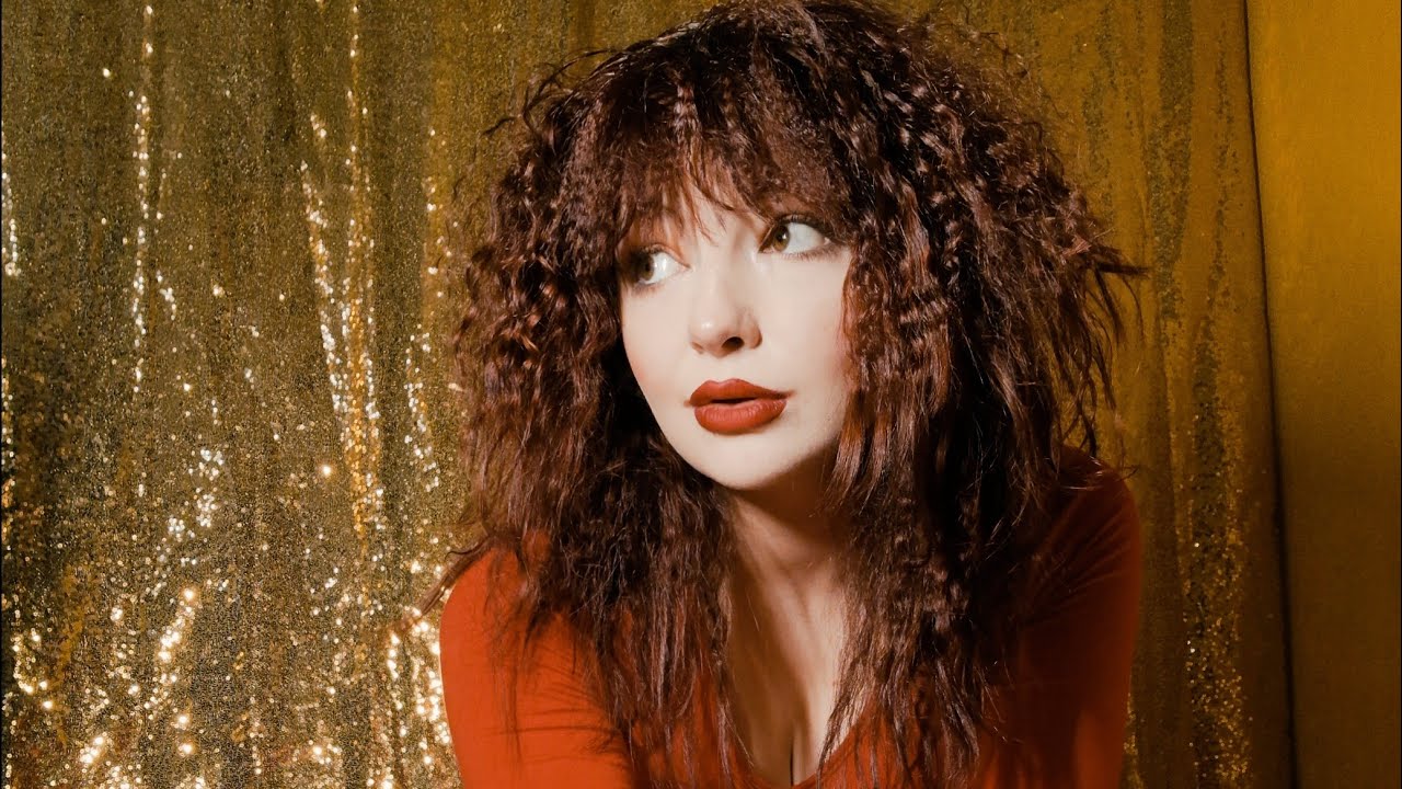 MY CRAZY YEAR AS A KATE BUSH LOOKALIKE !!! - YouTube