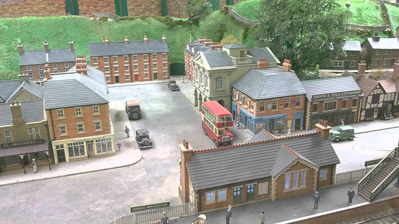 (HD) Thomas & Friends model railway Exhibition at Drayton Manor 27/5 ...