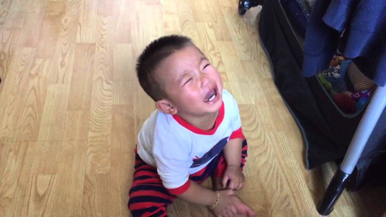 Baby Jace- crying for iPhone rather than iPad @ 14 months 09/03/15 ...