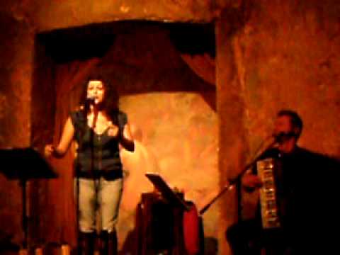 ΣΟΦΙΑ ΠΑΠΑΖΟΓΛΟΥ- ΠΟΥ ΠΑΕΙ Η ΑΓΑΠΗ ΟΤΑΝ ΦΕΥΓΕΙ -(ΧΑΜΑΜ) - YouTube