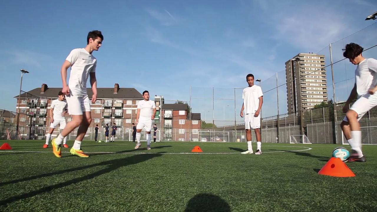 DLD College London Football - YouTube