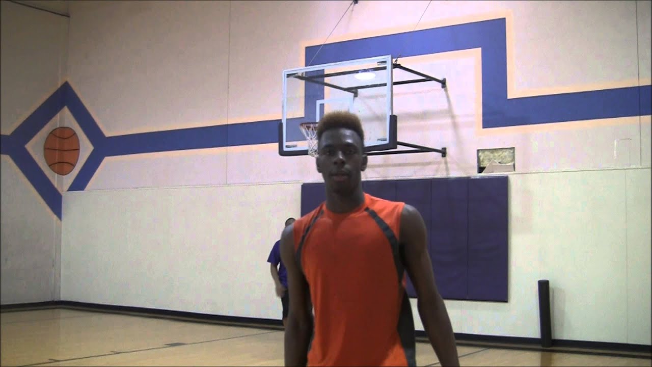 St Louis Sophomore Basketball Phenom - YouTube