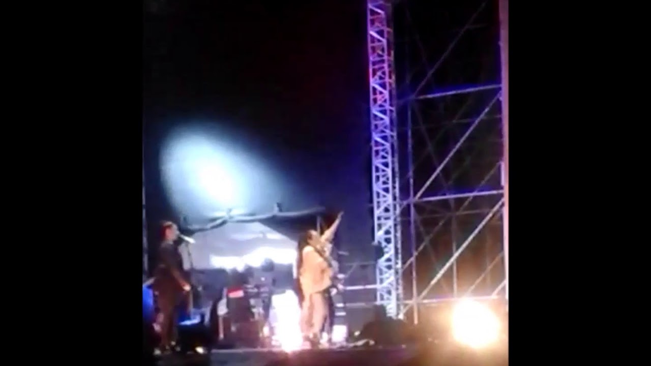 Andra - Canta cucu-n Bucovina (live) - YouTube