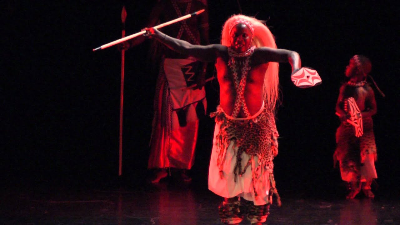 INTORE (danse traditionnelle rwandaise) par KAZADI et son groupe - YouTube