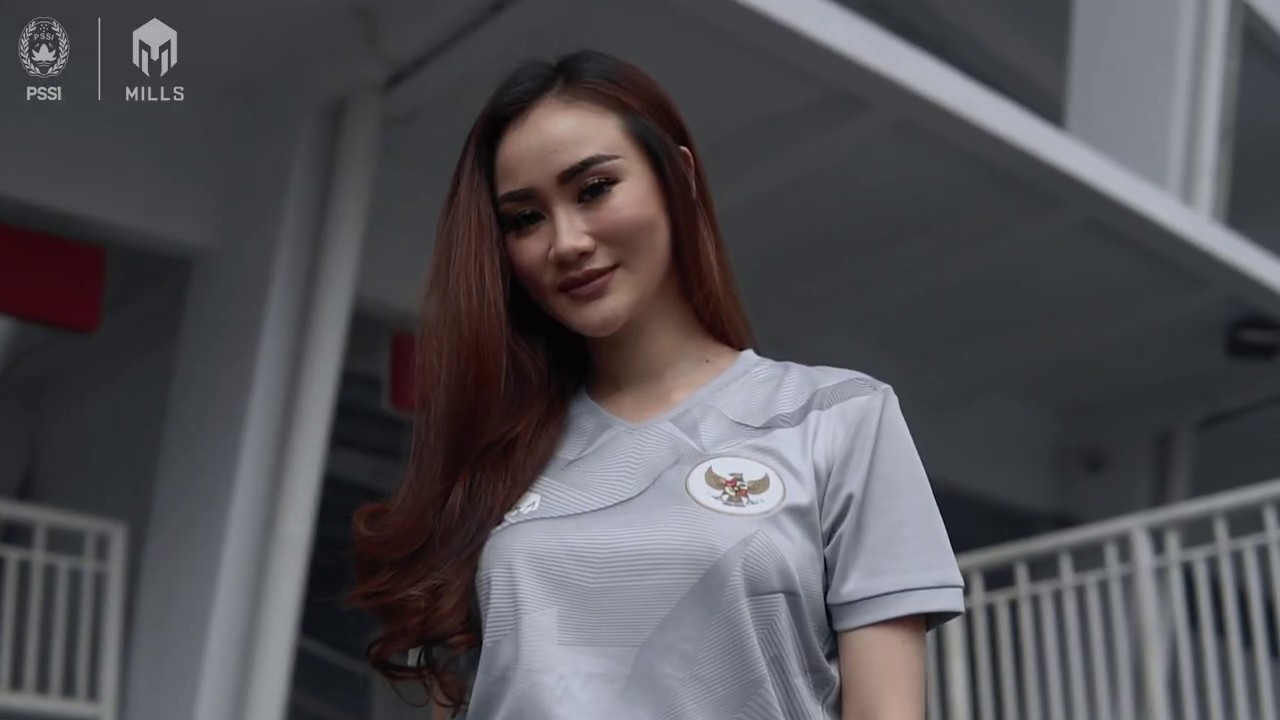 MILLS JERSEY TRAINING KIT #kitagaruda #timnas #jerseytraining - YouTube