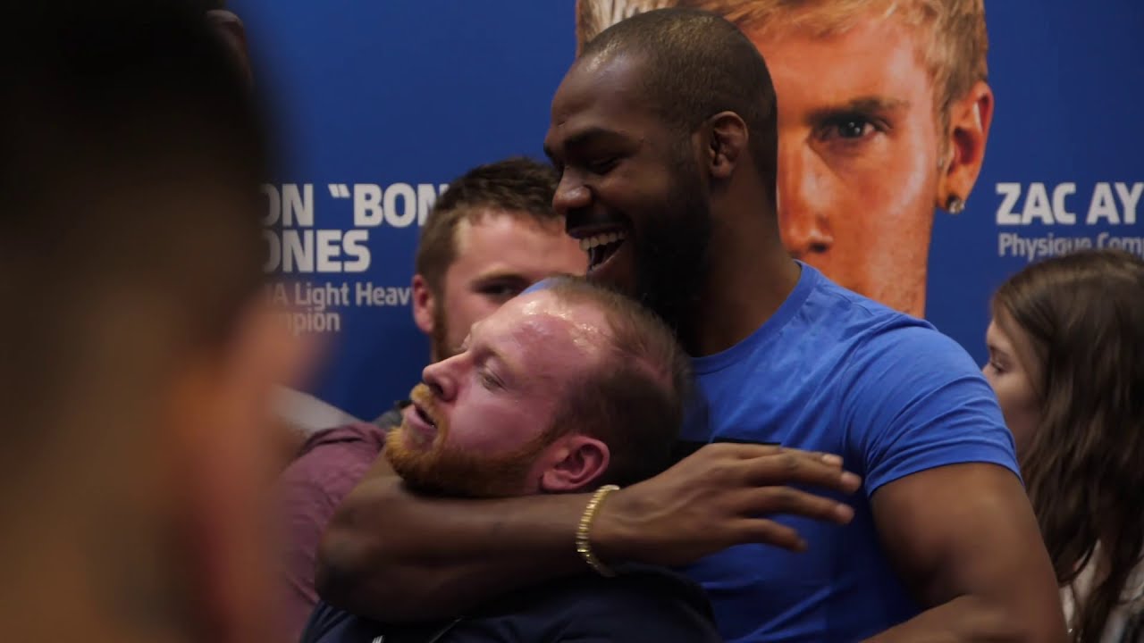 Chi Lewis-Perry beefs with Jon Jones at Bodypower UK 2019 - YouTube