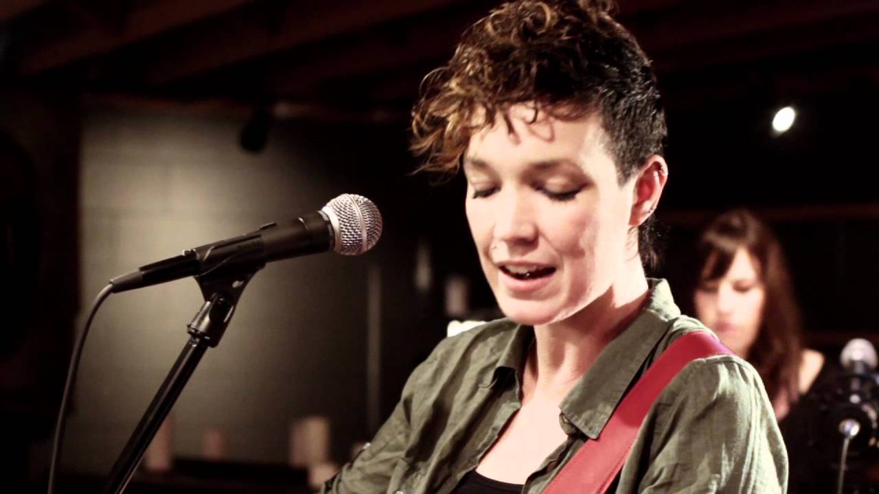 Sarah MacIntosh "Galaxy Former" at RELEVANT - YouTube