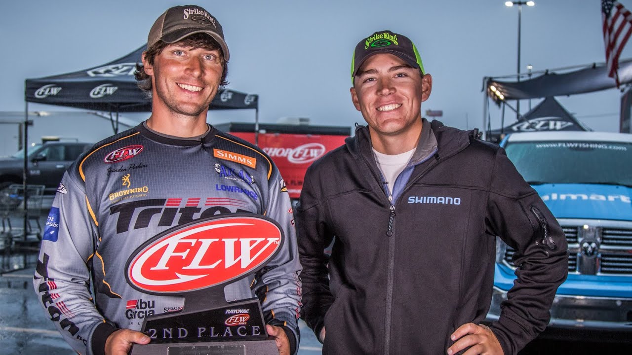 Brandon Perkins Cranks Smallmouths for Second - YouTube