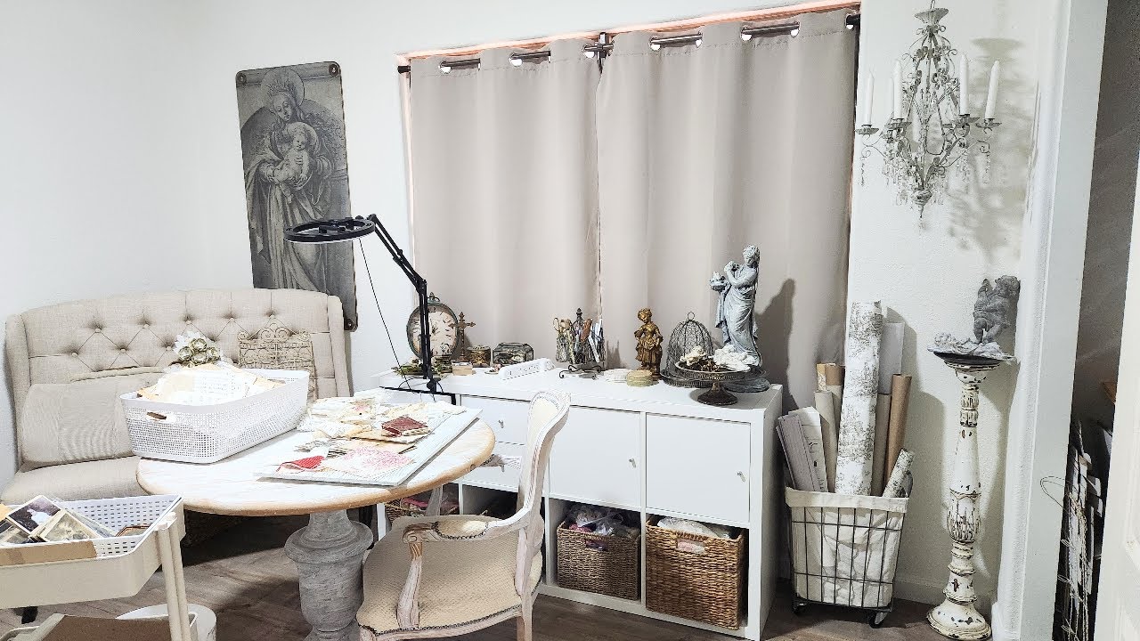 Quick Craft Room Tour & Start of a French Journal - YouTube