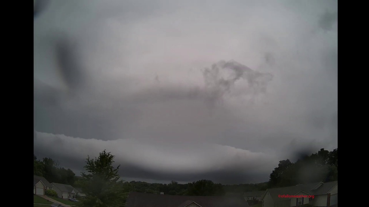 St. Louis Roll Cloud Time Lape - YouTube