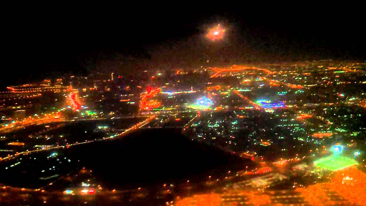Emirates Boeing 777-200 Take off from Dubai International Airport at ...