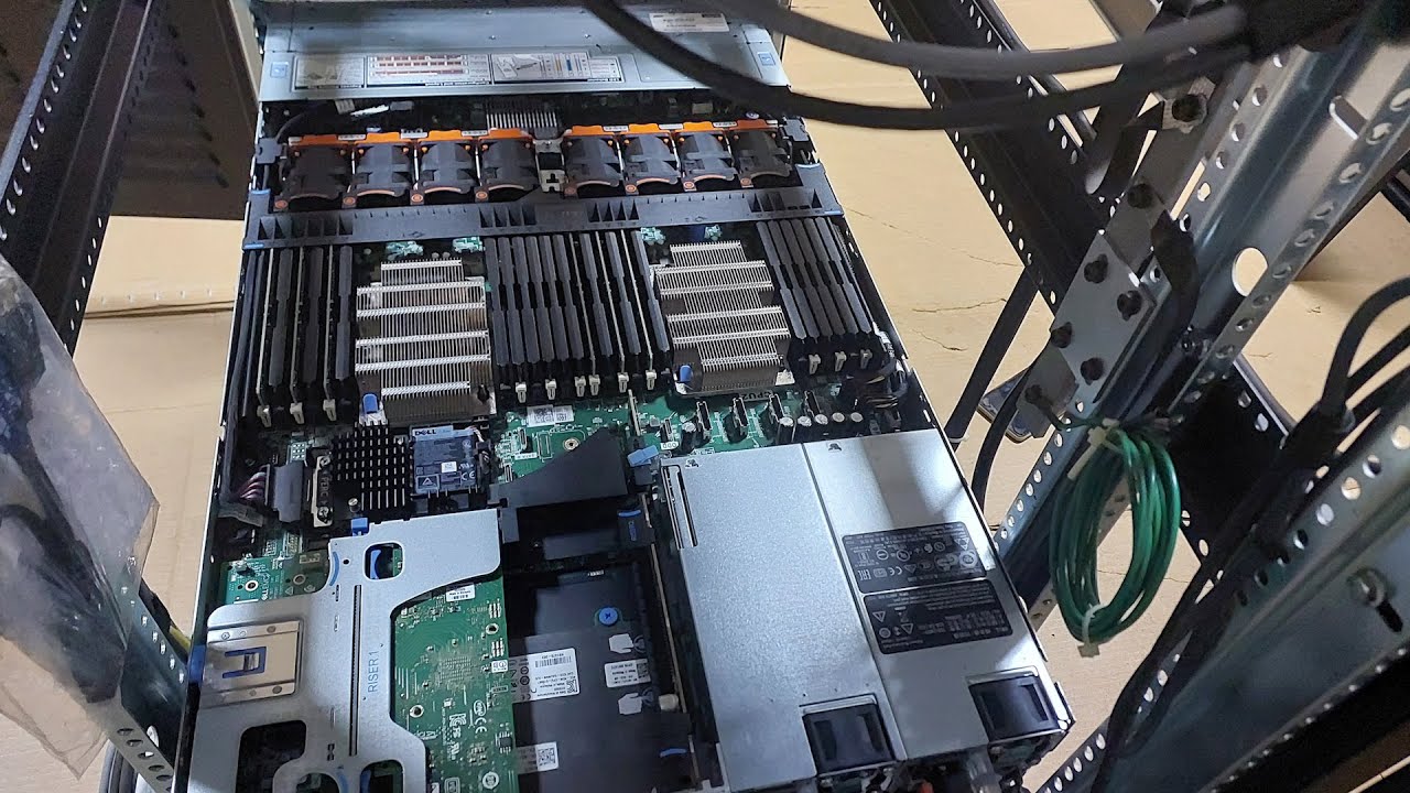 How to replace a CMOS battery in a Dell server - YouTube