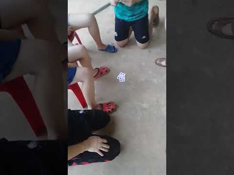 Tre trau bat nat nguoi lon