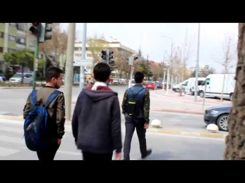 Trafik Işığında Bekleyen Arabaları Trolledik - Gobeller