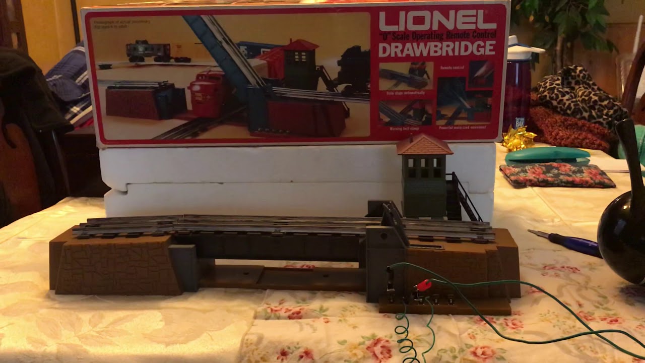 Lionel 2317 mpc drawbridge - YouTube