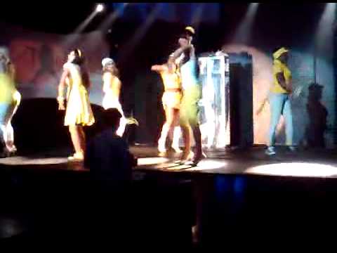 Atlanta Drag Queens Perform Songs from Glee @ The Jungle - YouTube