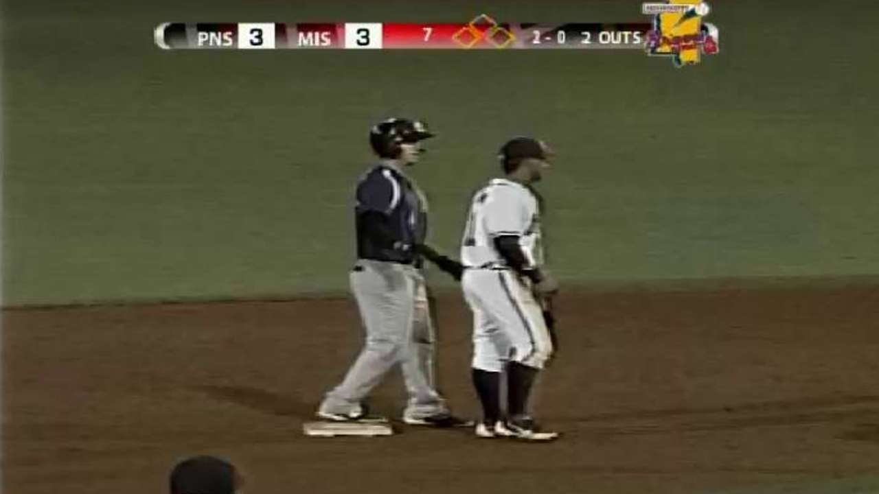 Brodie Greene doubles for the Blue Wahoos - YouTube