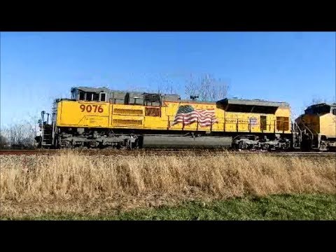 UP 9076 a SD70AH leads a Z train east through Streator IL - YouTube