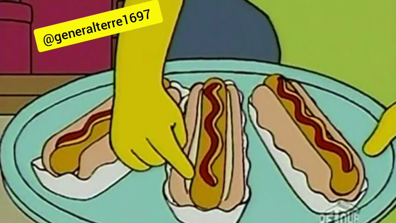 Marge Simpson qui fait goûter ses hot dogs à sa famille - YouTube