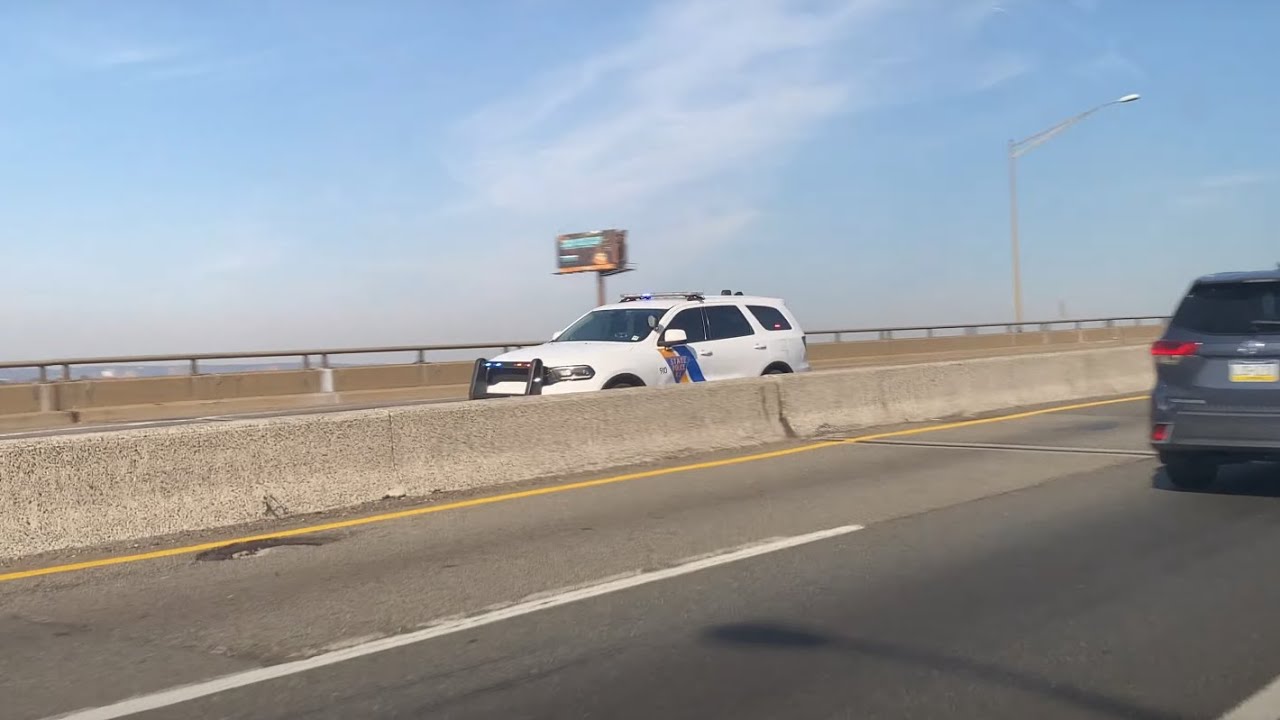 New Jersey State Police Durango Responding Code 3 - YouTube