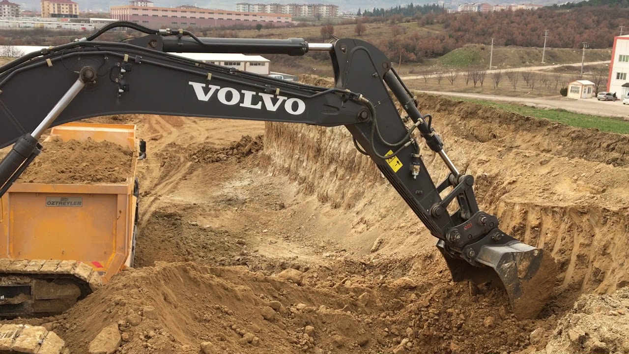VOLVO EC 380 DL 2017 - YouTube