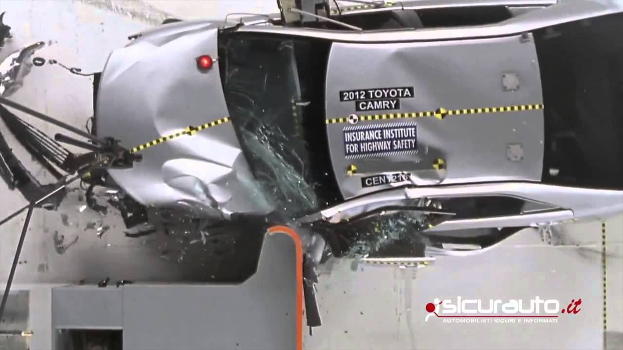 Toyota Camry | Crash test Small Overlap IIHS | SicurAUTO.it - YouTube