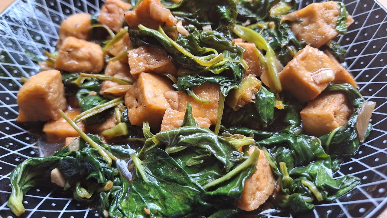 SIMPLENG ULAM PERO ANG SARAP .. ADOBONG KANGKONG AT TOKWA W/ OYSTER ...