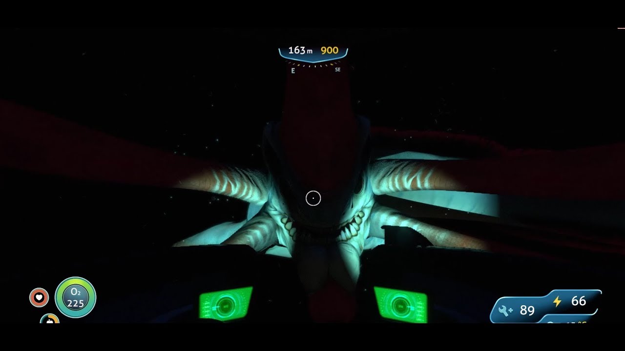 Subnautica - Reaper Leviathian attack at Crash Site - YouTube