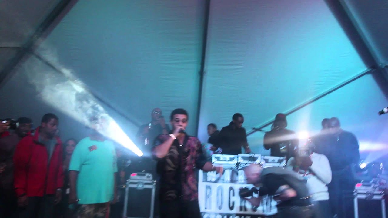 JUKEBOXDC.com: Future Brings Out Drake At Stadium (Howard Homecoming ...